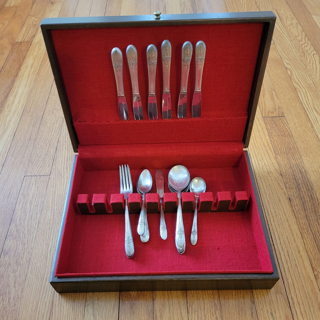 WM Rogers Stainless Steel 6 Place Settings 26 Piece Wood Serving ...