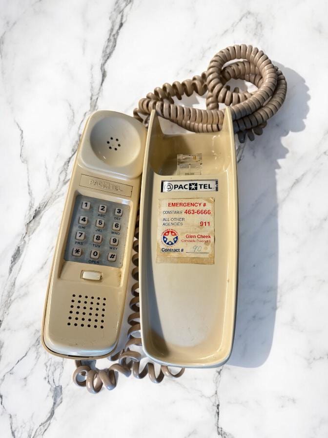 Vintage 1980s Retro Beige ATT Trimline Push Button Corded Landline ...