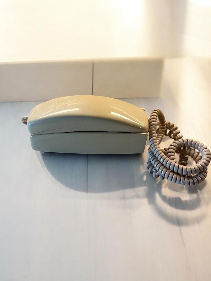 Vintage 1980s Retro Beige ATT Trimline Push Button Corded Landline ...
