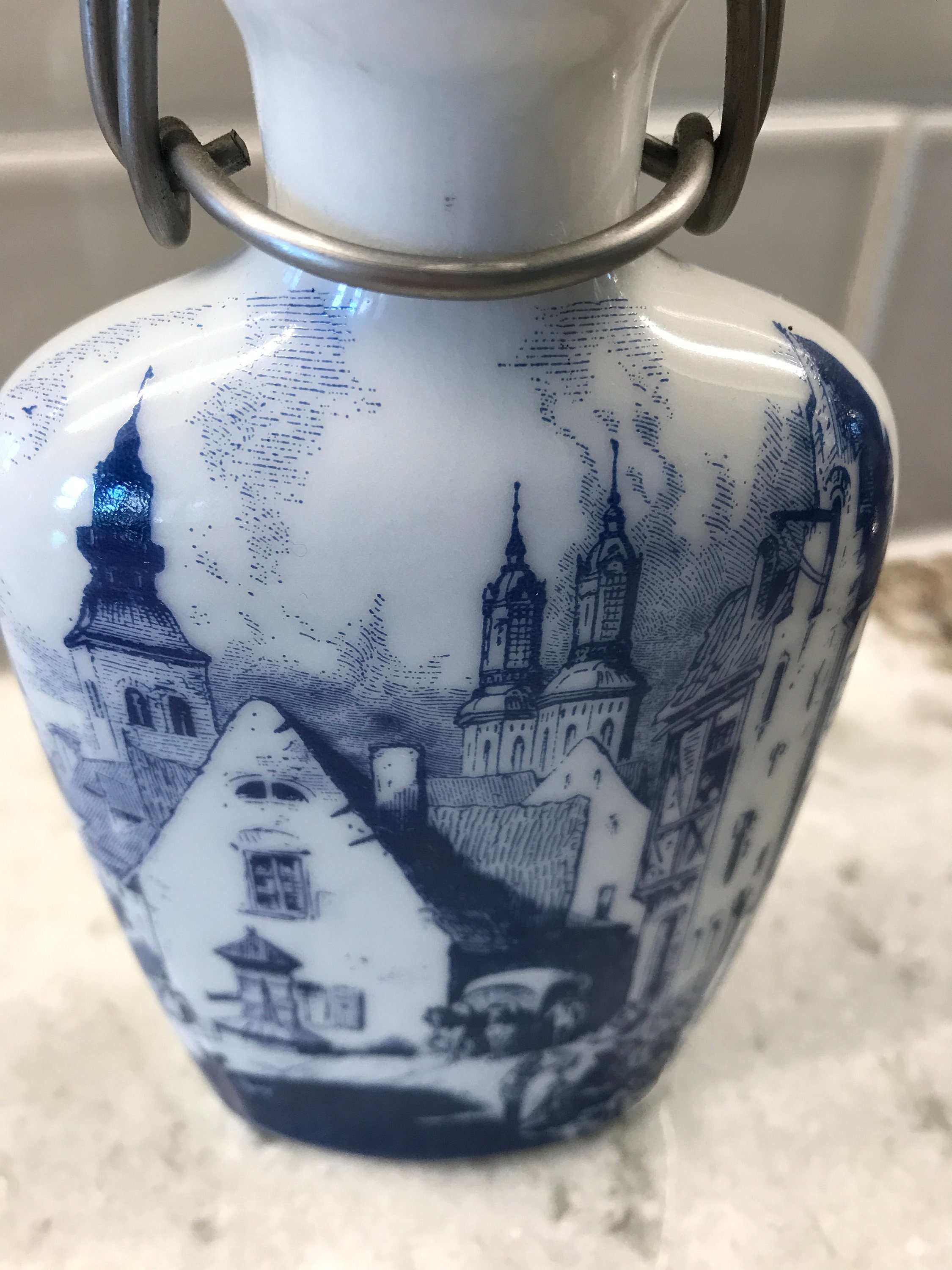 Drink & Barware Kitchen & Dining Decanters Vintage ELG Blue White ...