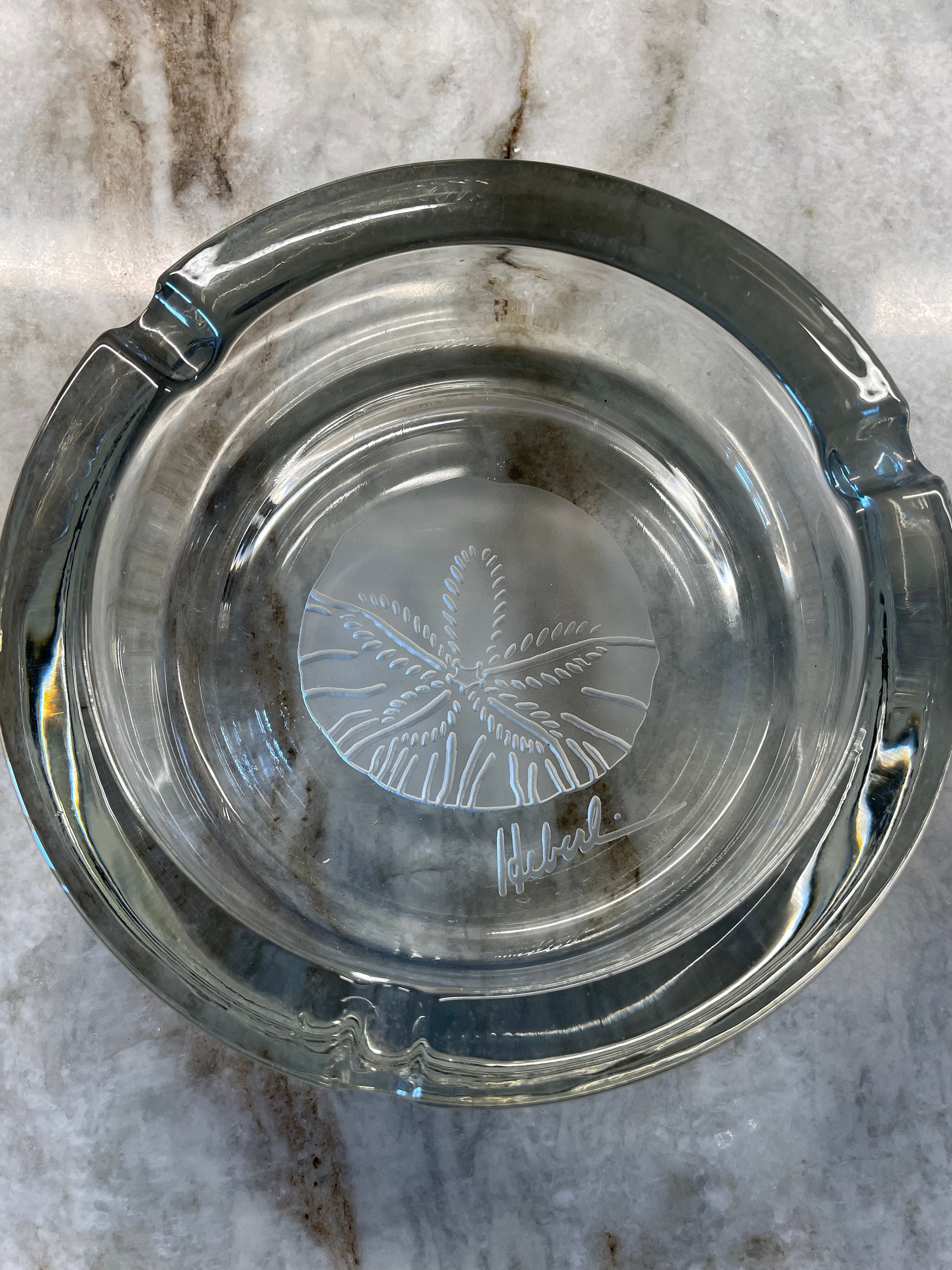 Vintage Clear Sand-dollar Etched Glass Ashtray 6in Diameter - Etsy