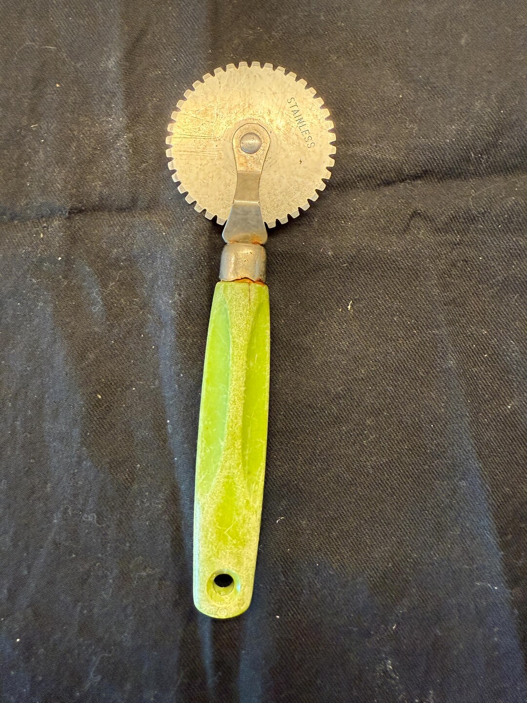 Vintage Pastry Cutter Wheel Green Collectible Kitchen Utensils - Etsy