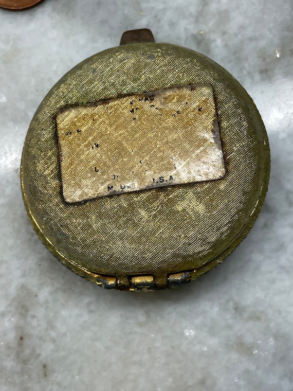 Vintage Cameo Powder Makeup Compact* - Gem