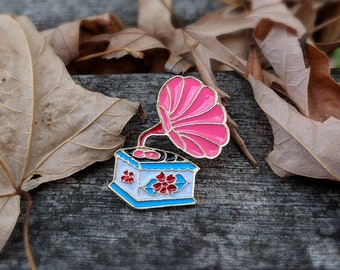 Record player pin | Etsy