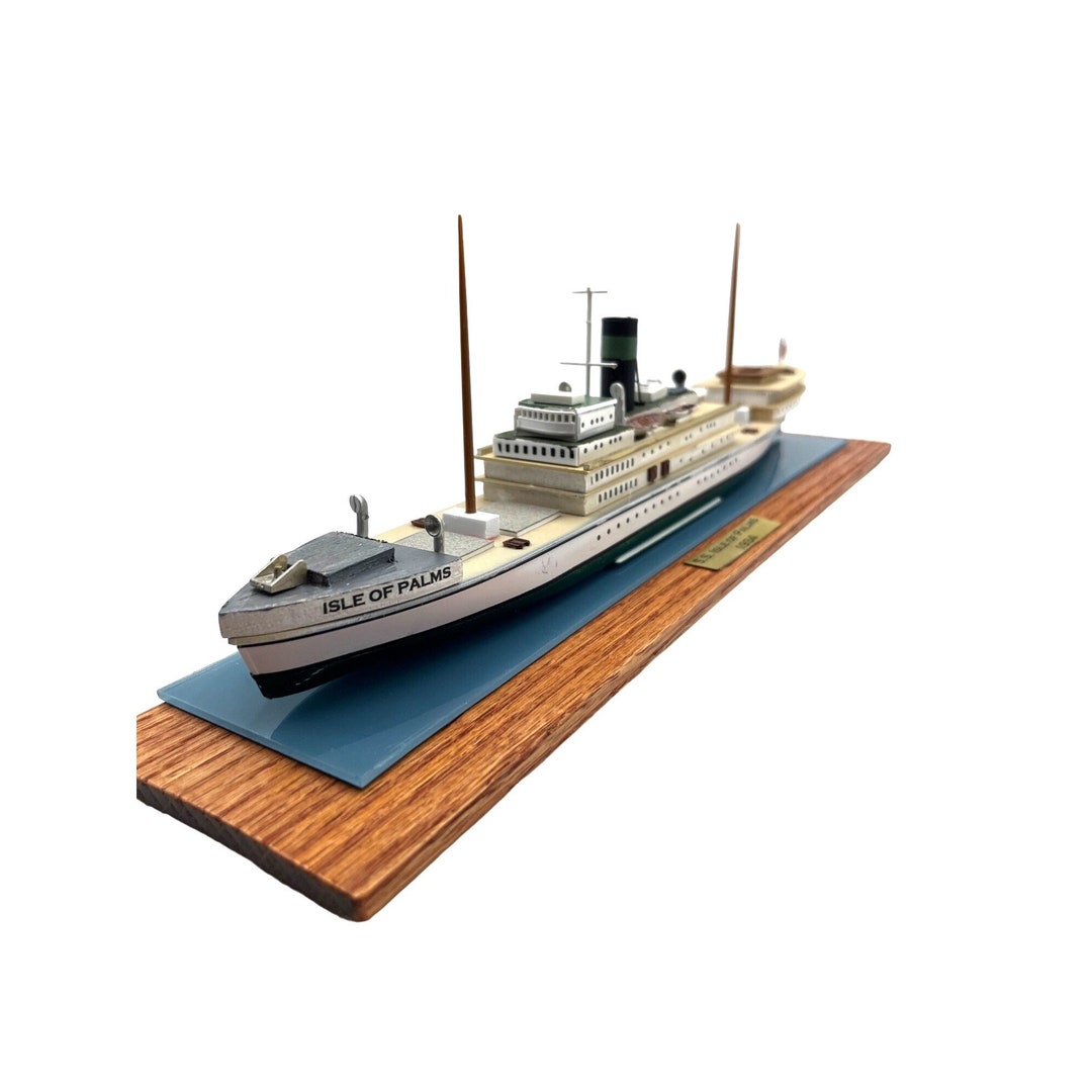 Model Ocean Liner S.S. Isle of Palms 1934 Hand Made Model Tramp Steamer Ship on Display Stand 15 ...
