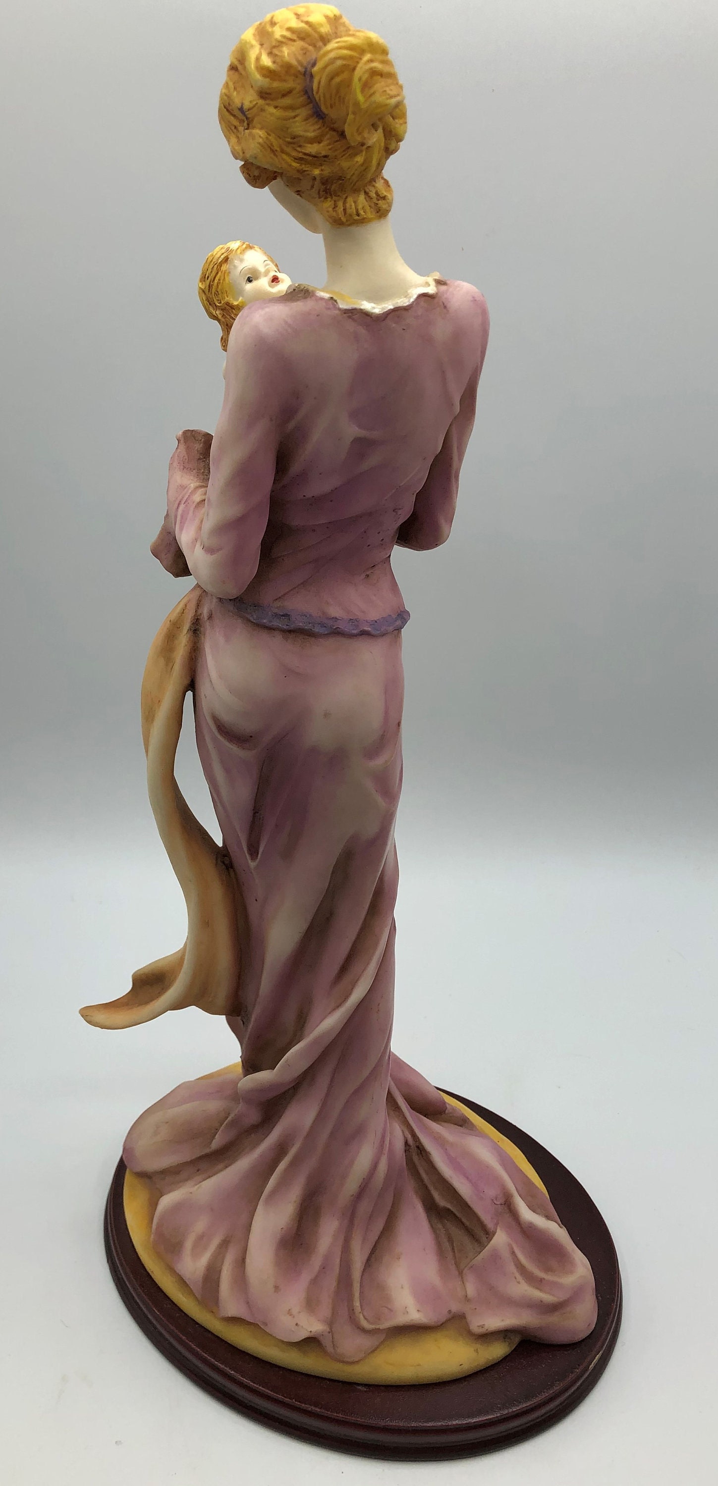 Art Deco Figure of Mother and Little Girl. Woman Wearing a Chic ...