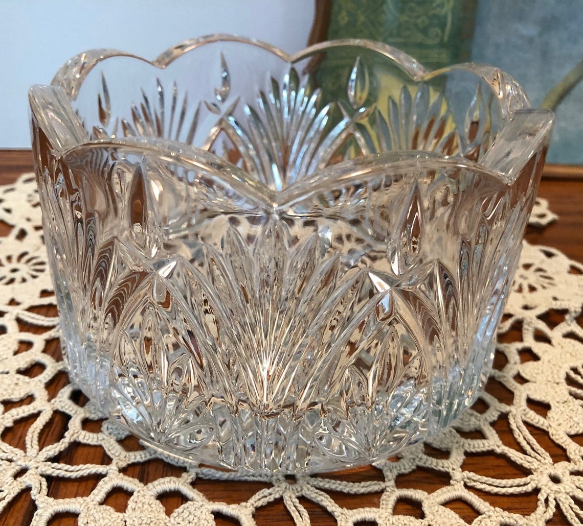 Lead Crystal Bowl - Deep Design and Details, Scalloped Rim, Sunburst on ...