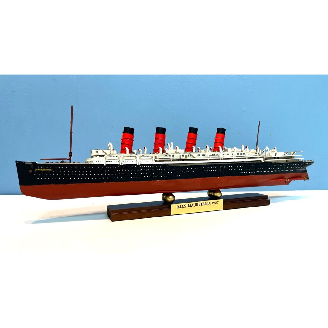 Model Ocean Liner R.M.S. Mauretania Built up Model Ship Model Passenger ...