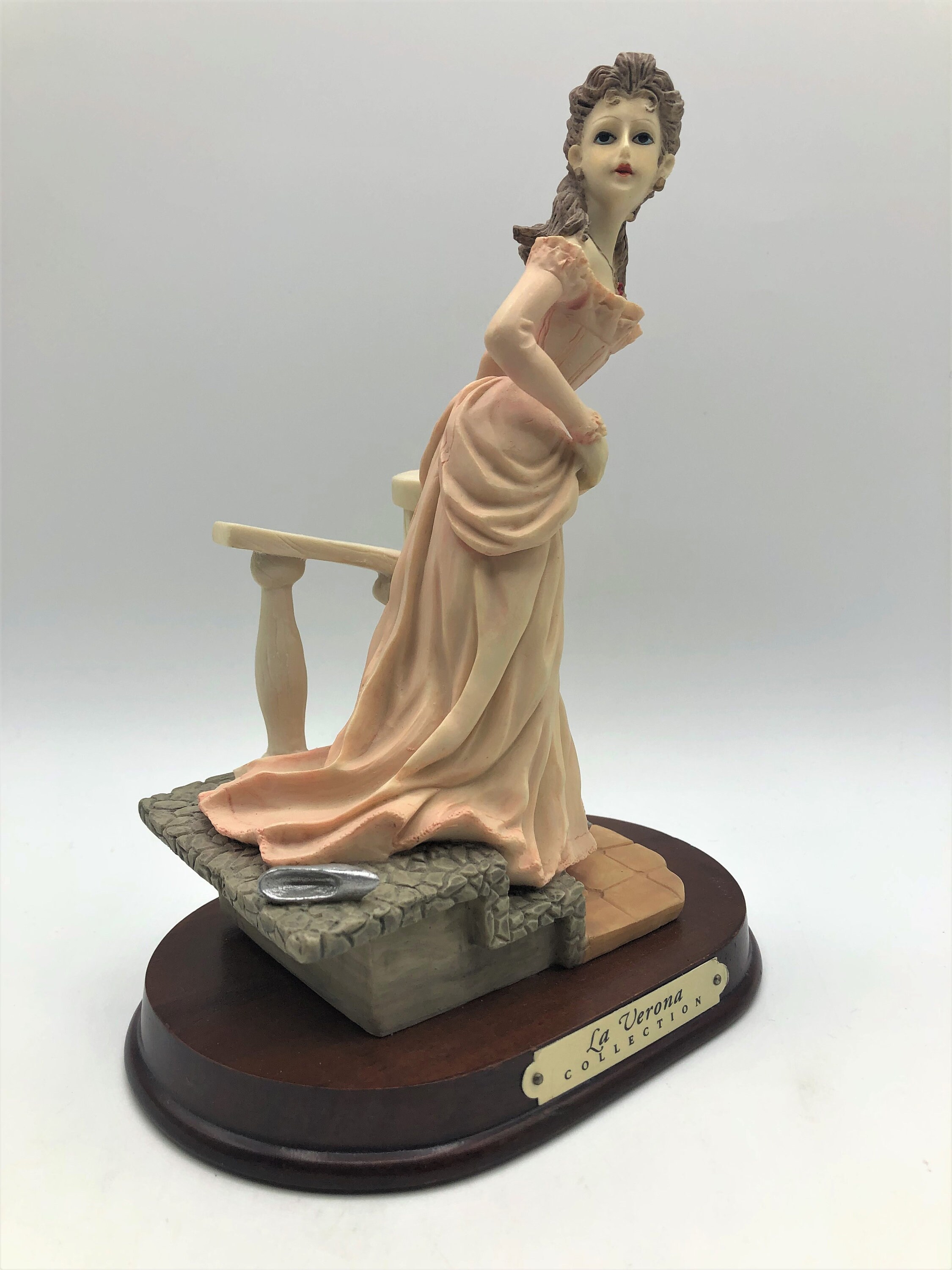 La Verona Collection Figurine. Lovely Lady Looses Her Slipper - Etsy
