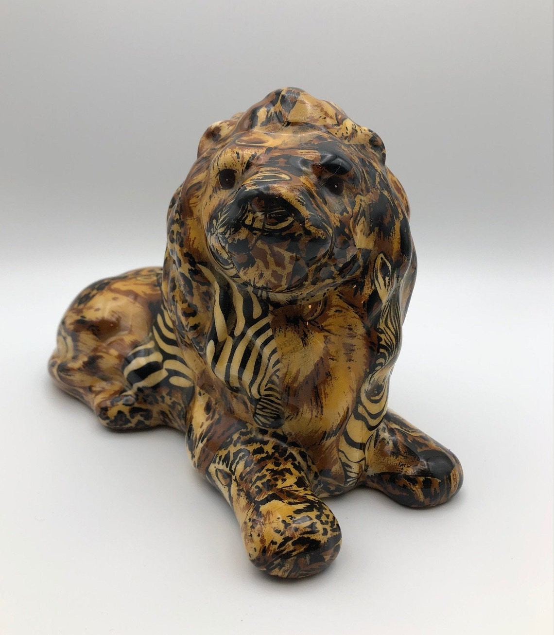 Unique and Beautiful Ceramic Lion Bank With Finish That Has Details of ...