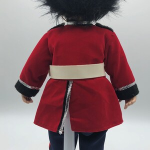 Leonardo Collector's Queen's Guard Porcelain Doll in British Uniform. 7 ...