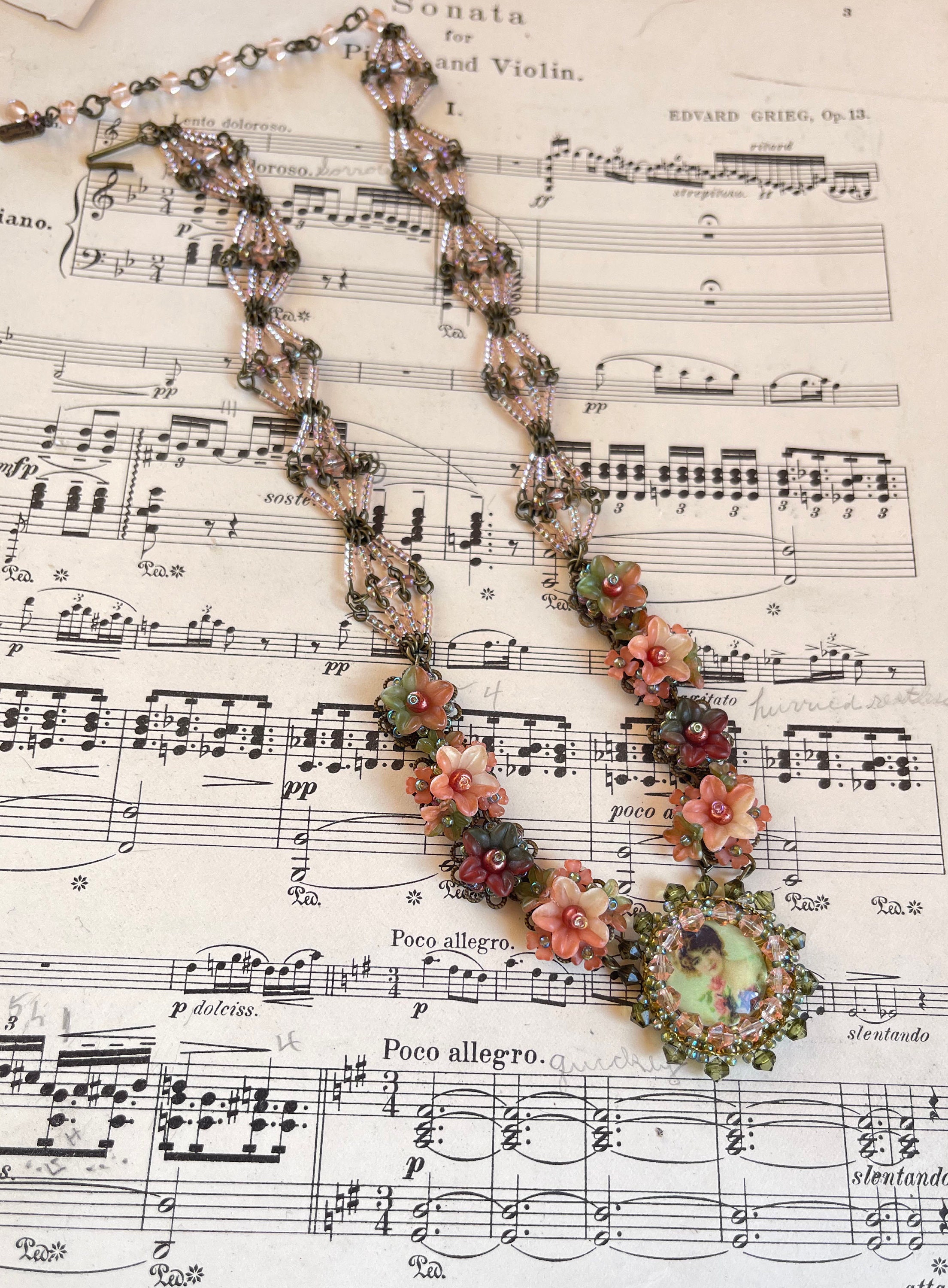 VINTAGE Colleen Toland victorian Rose Cameo - Etsy