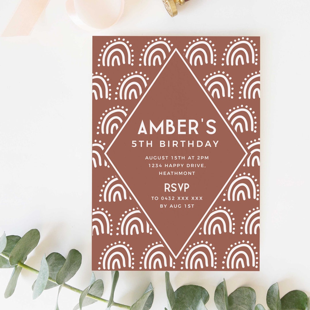 Plantilla editable de invitación de cumpleaños para niños, tema arco ...