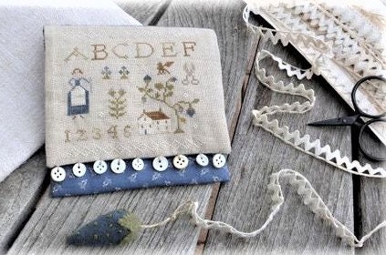 Dame of the Needles Sewing Roll PATTERN by Country - Etsy