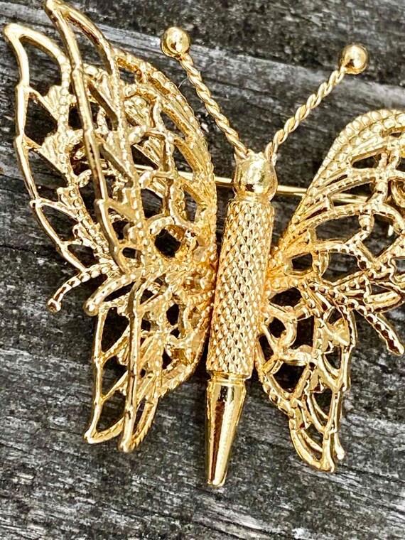 Vintage Texture Finished Filigree Gold Tone Butterfly… - Gem