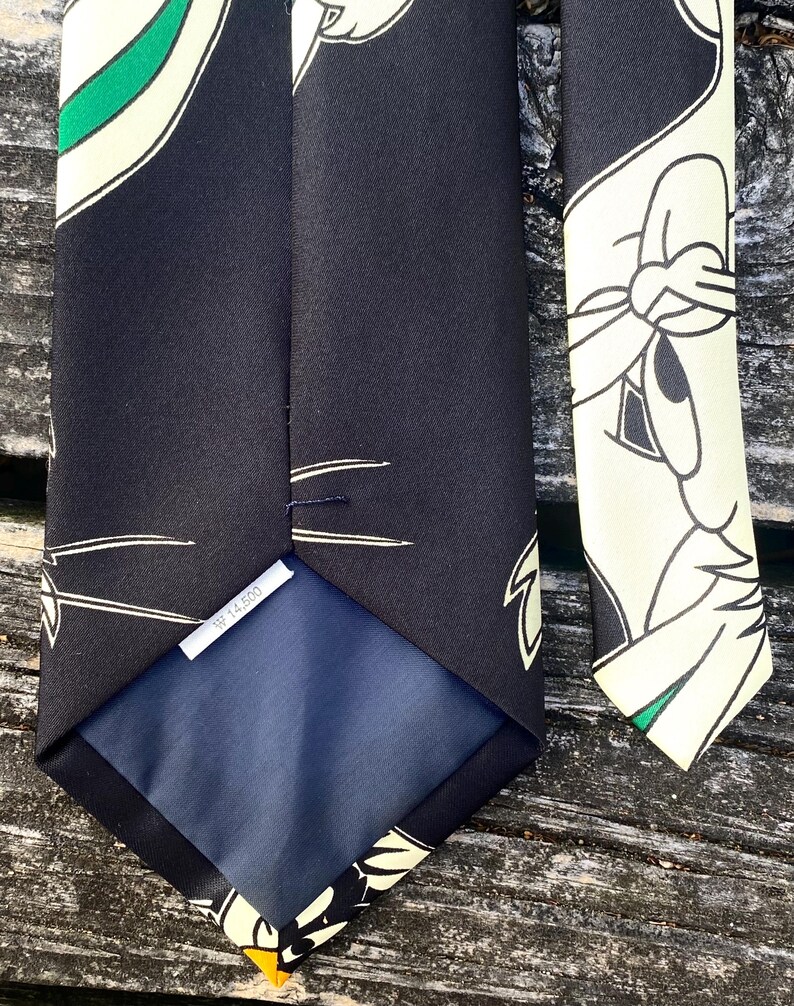 Vintage Looney Tunes Characters: Taz and Bugs Bunny Tie by Rene Chagal ...