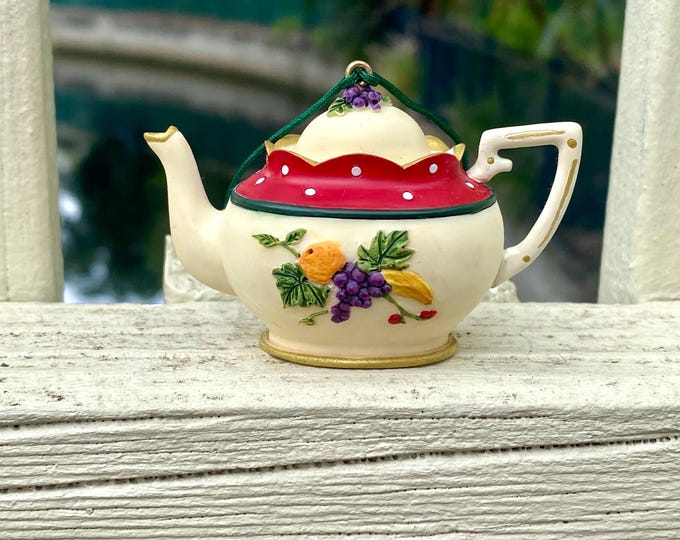 Vintage Retro Poly Resin Sandy’s Closet Collectible Teapot-through the ...
