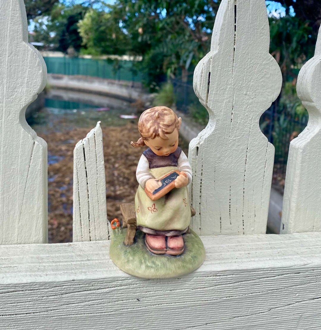 Vintage Hummel Goebel ‘busy Student’- Girl With Book-highly Collectible ...