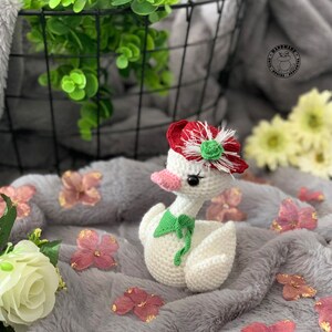 LADY SWAN Little Handmade Swan Ballerina Swan With Hat and Shawl White ...