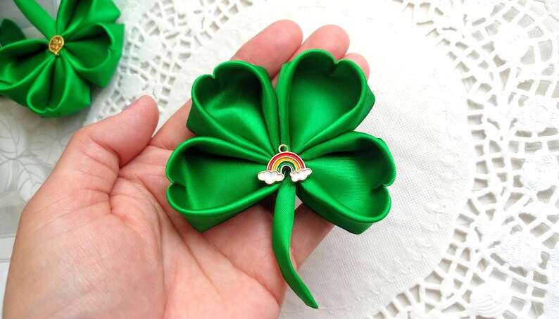 Emerald Green Shamrock Hair Clip Set: Kanzashi Satin Clover Brooch - Etsy