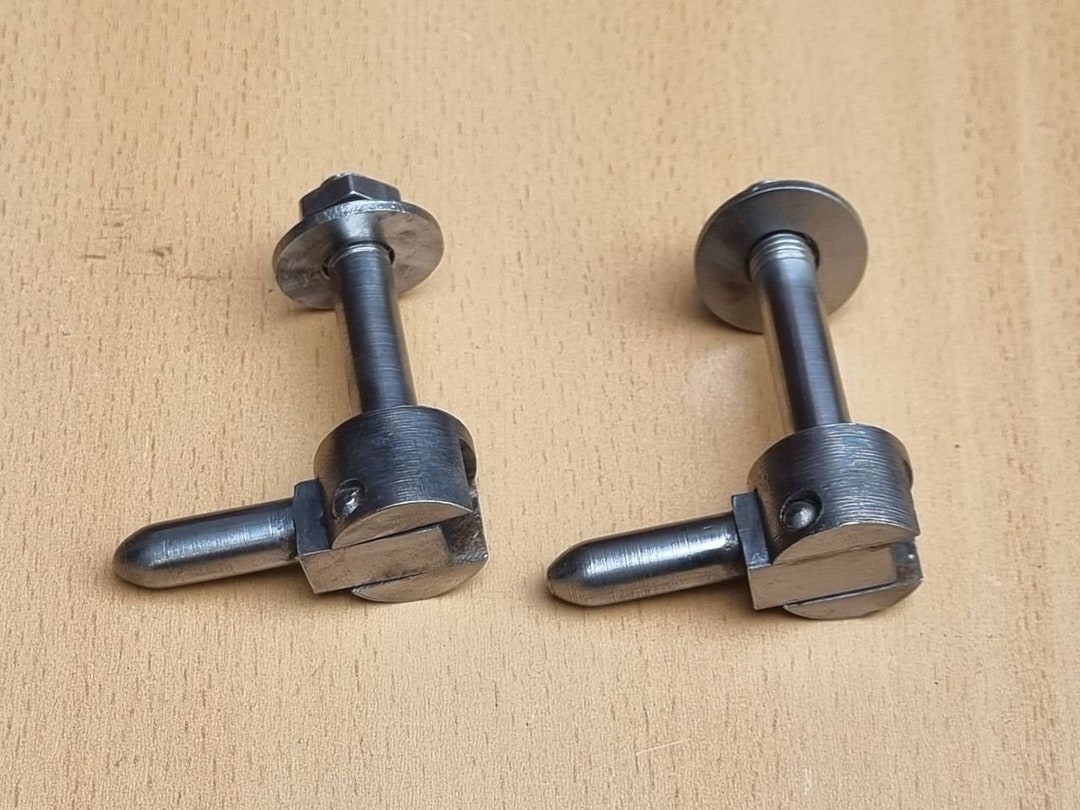 Pair of Singer Sewing Machine Hinges With Bolts - Etsy