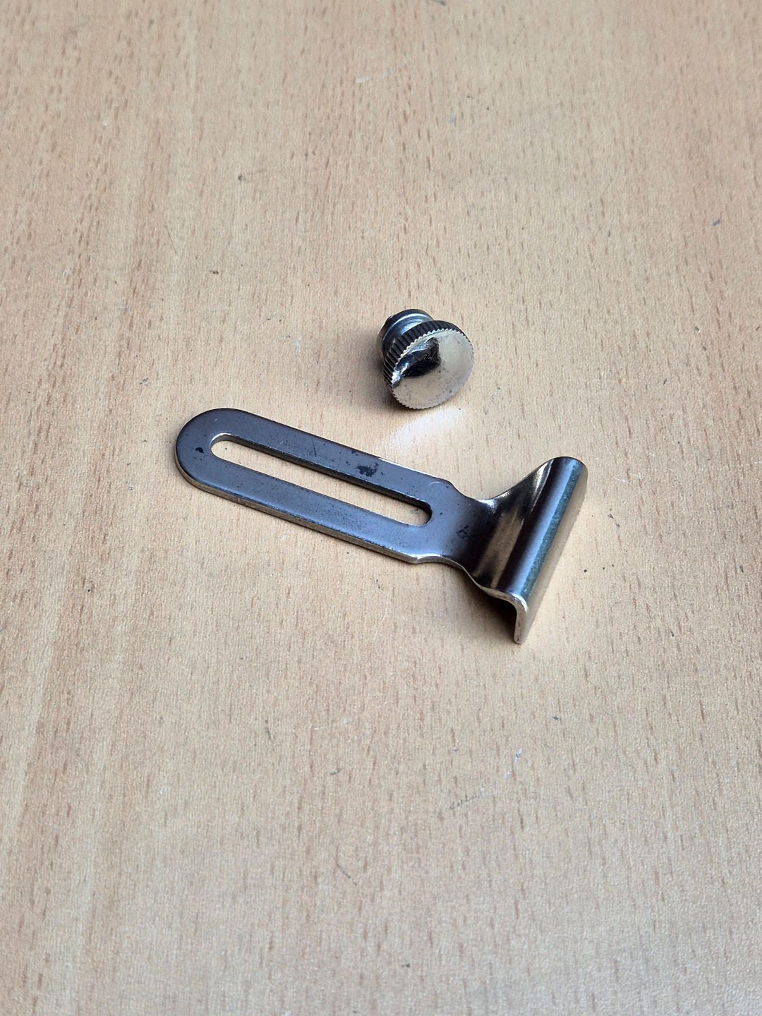 Singer Simanco 25527 Seam Guide and Screw - Etsy