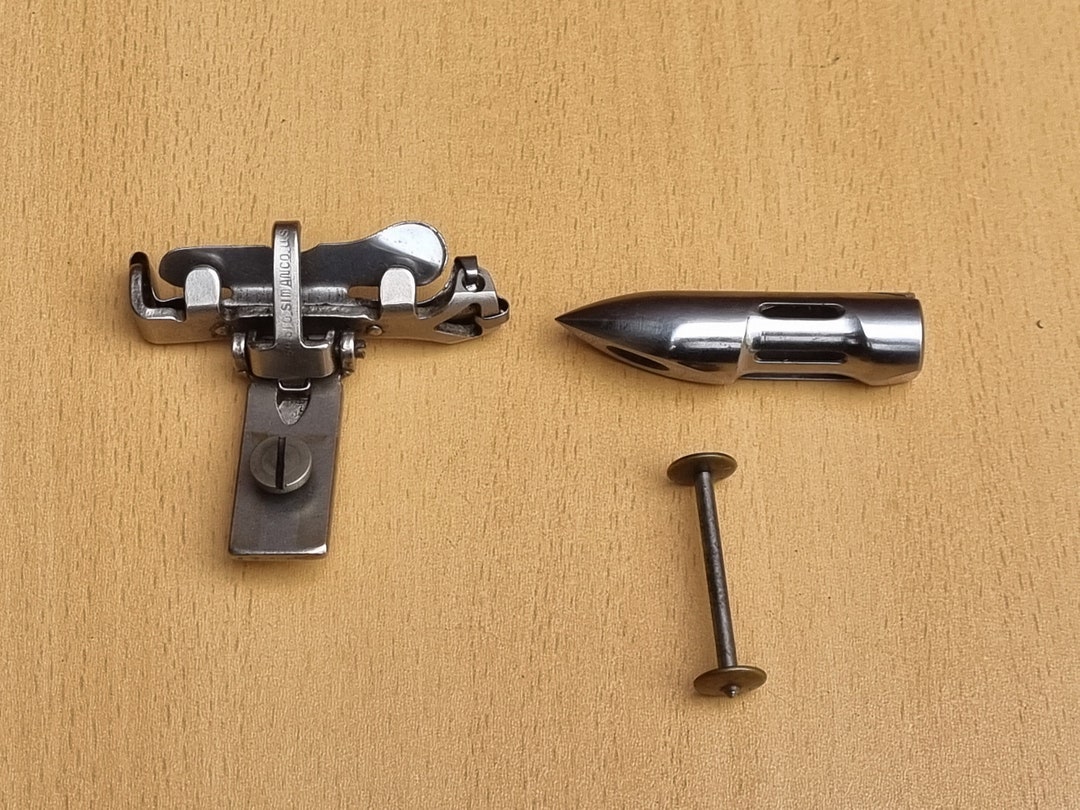 Vintage Original Singer Shuttle Carrier + Shuttle - Etsy