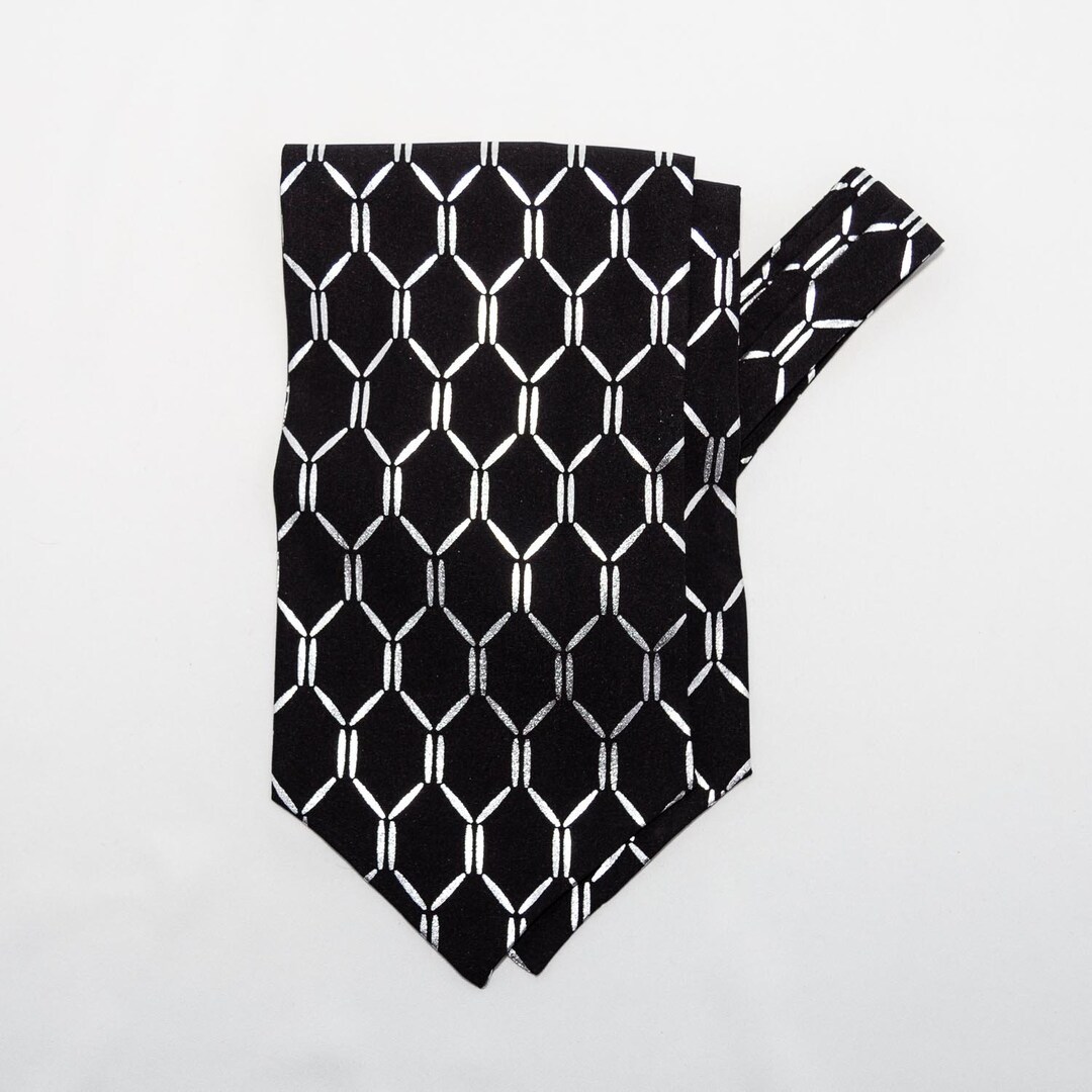 Bufanda Ascot de seda negra y plateada con diseño geométrico y juego de ...