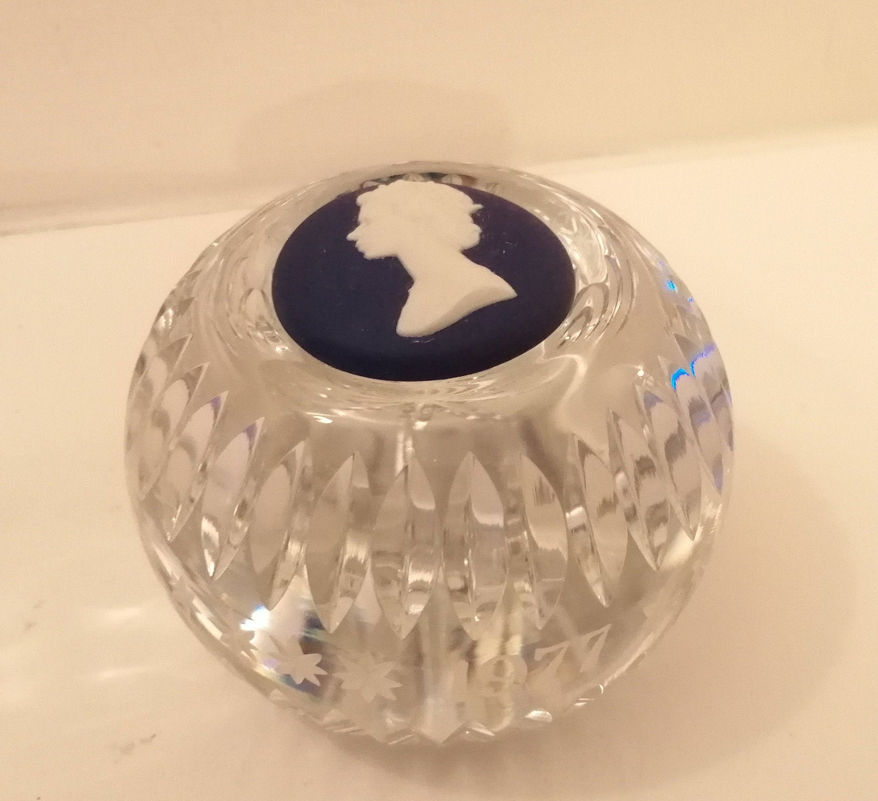 Royal Silver Jubilee Wedgwood Glass Celestial Paperweight Fine Art ...