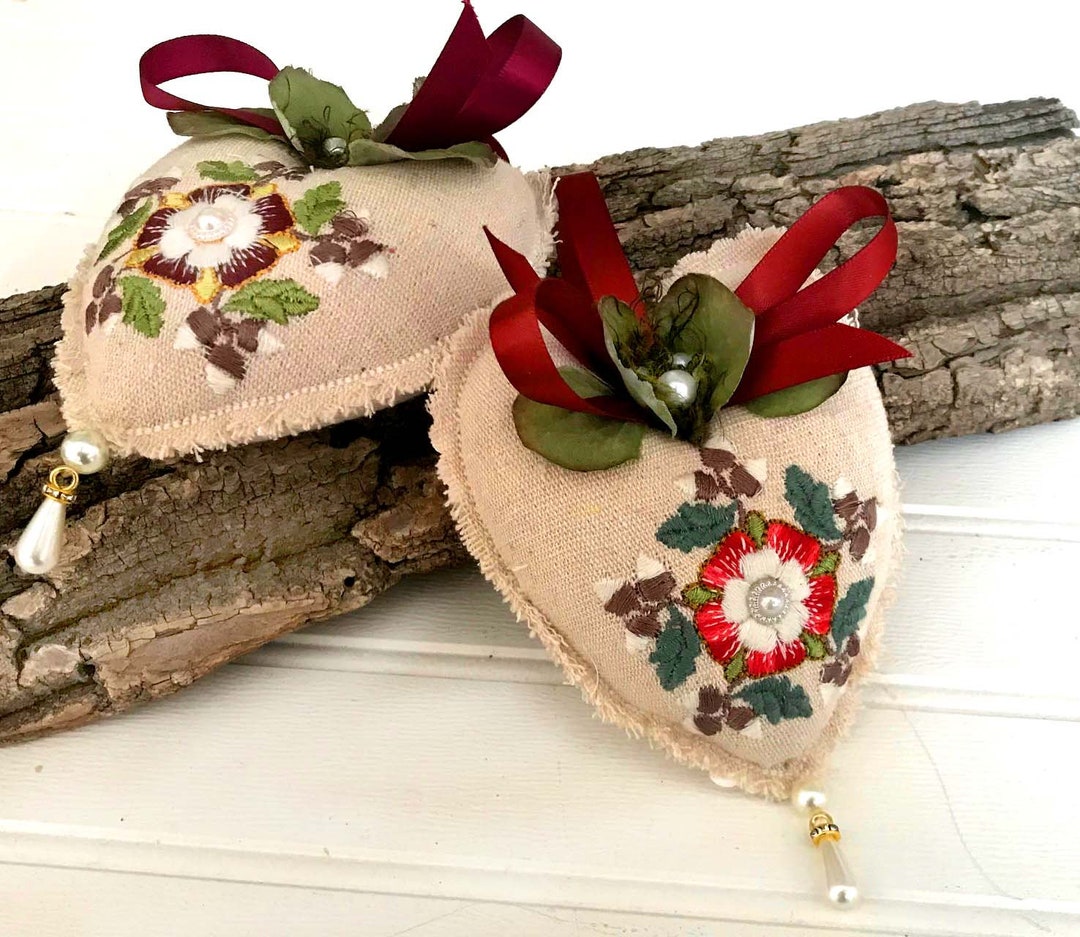 Vintage English Tudor Rose Heart Decoration - Etsy