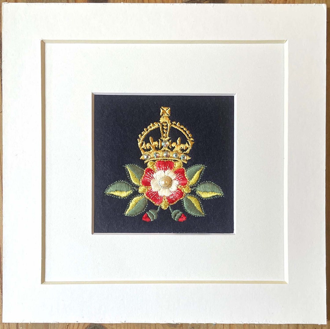 Tudor Rose and Crown on Felt With Twinkles, Double Matted Embroidery - Etsy