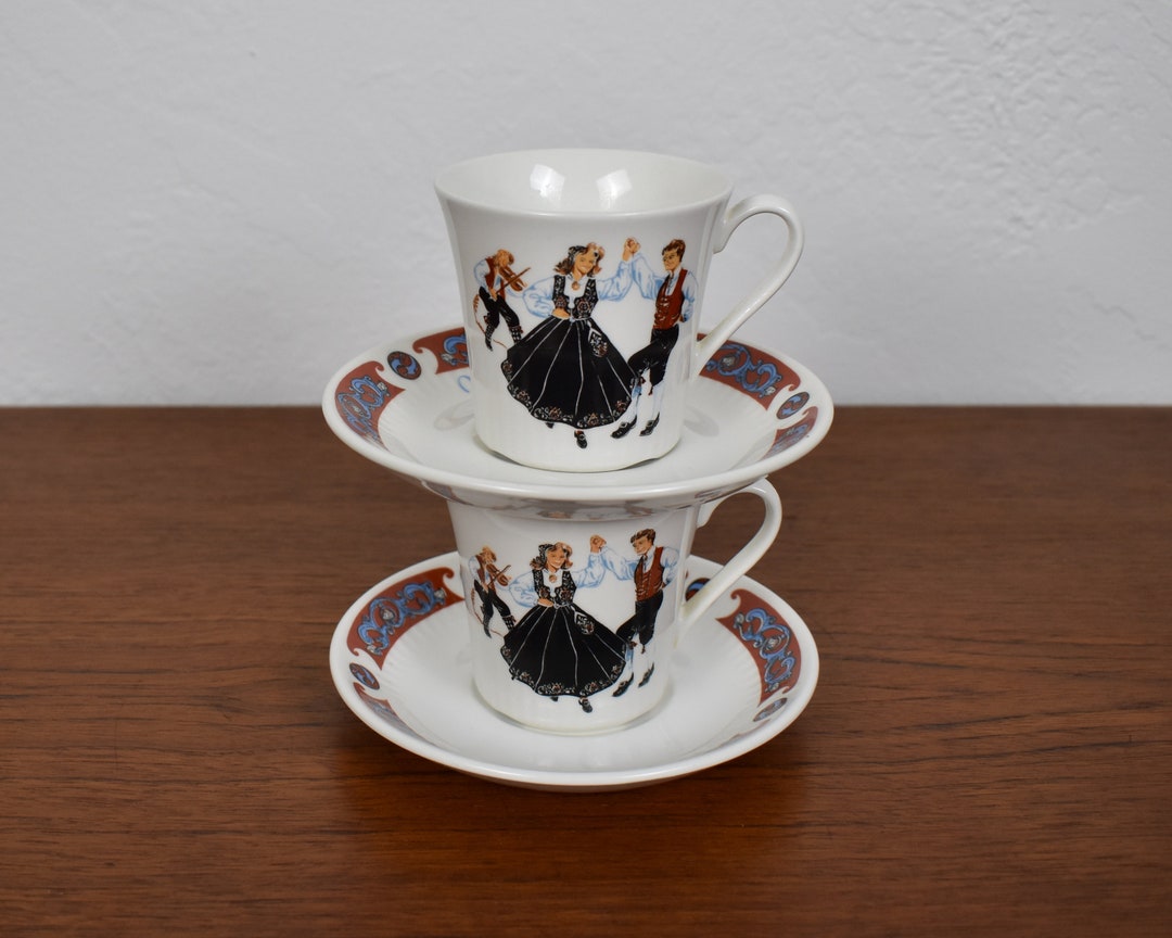 Figgjo Flint, Norway, Set of 2 Porcelain Valdres Dancers, Coffee Cups ...