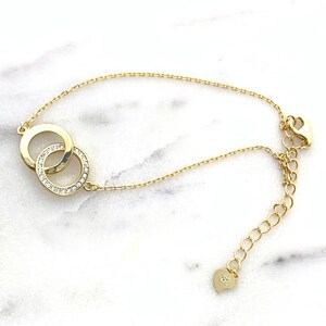 Interlocking Circles Chain Bracelet | Minimal Dainty Double Circle Bracelet | Gift for Mom ...