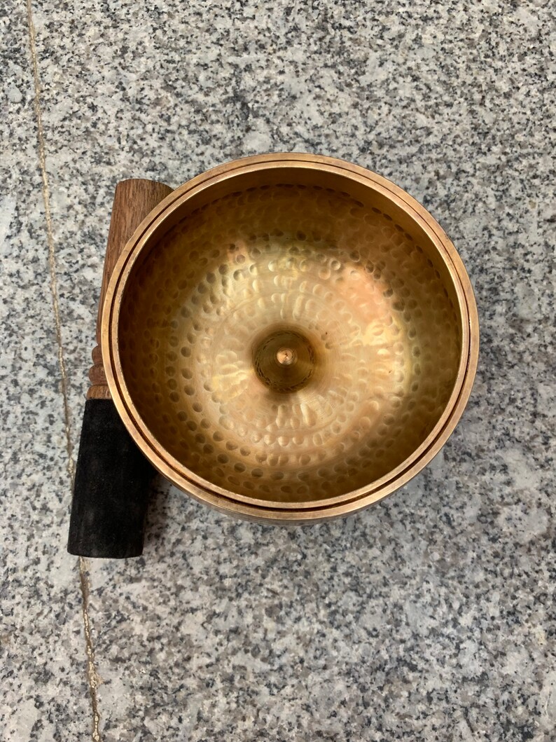 5 Inch Diameter Hand Beaten Lingam Singing Bowl With Mallet and Cushion ...