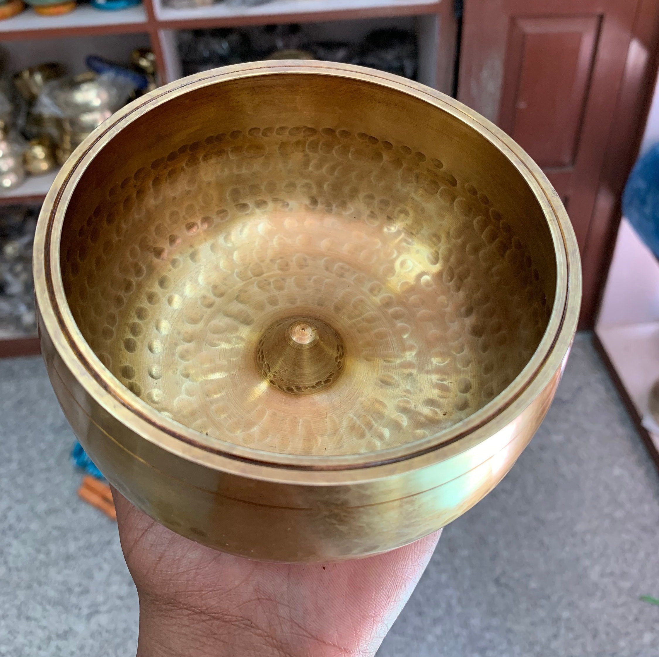 5 Inch Diameter Hand Beaten Lingam Singing Bowl With Mallet and Cushion ...