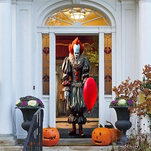 Pennywise With Balloon - Halloween Decor - Pennywise Door Cover ...
