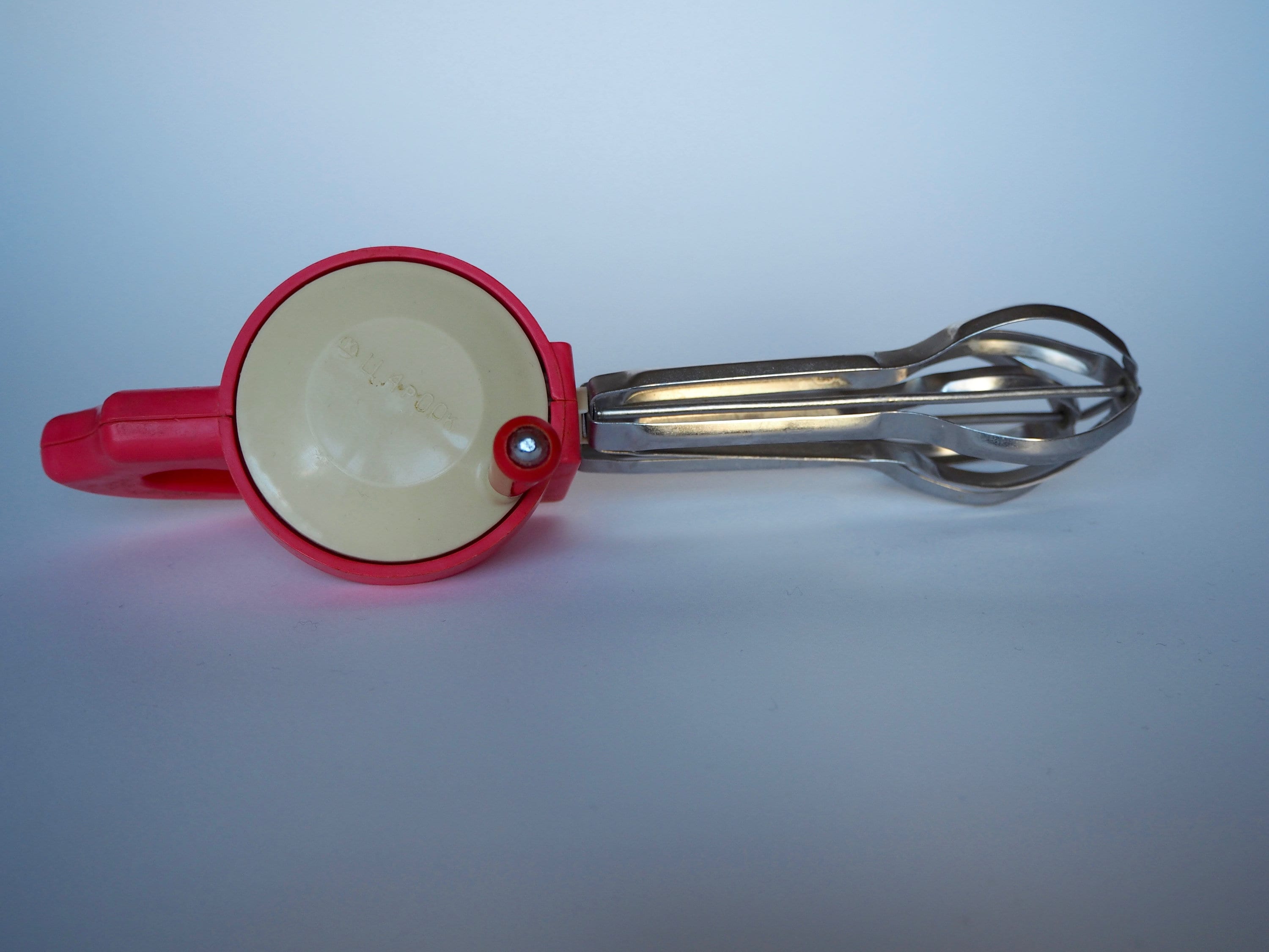 Vintage Hand Whisk, Stainless Steel and Plastic Handled Whisk, Manual ...