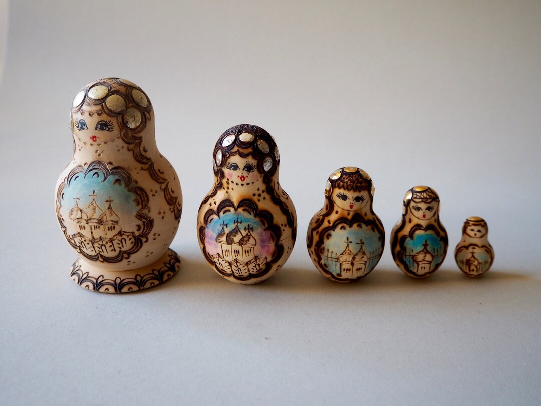 Vintage Matryoshka/babushka Set of 5 Nesting Dolls Vintage Retro ...