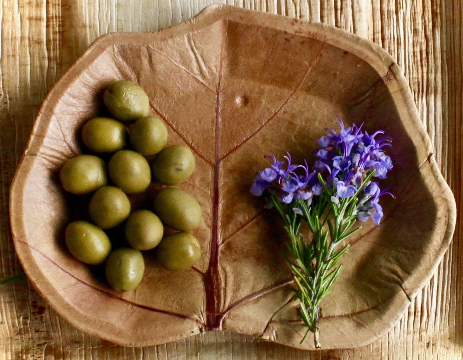 Sea Grape Palm Leaf Plates | 25 Pcs | Disposable Eco Friendly Plates ...