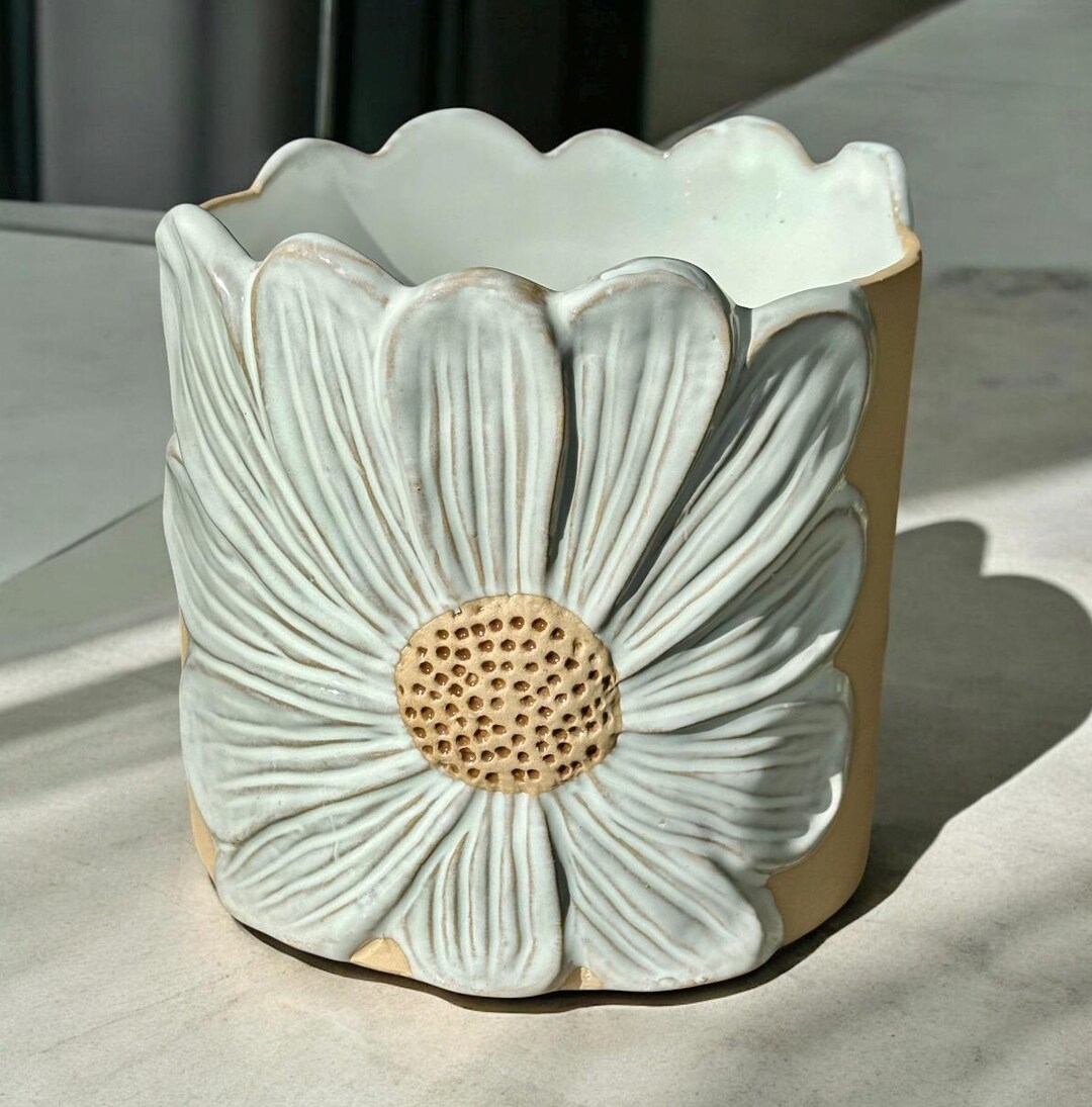 LARGE Embossed Daisy Flower Pot Planter Daisy Embossed Ceramic Pot ...