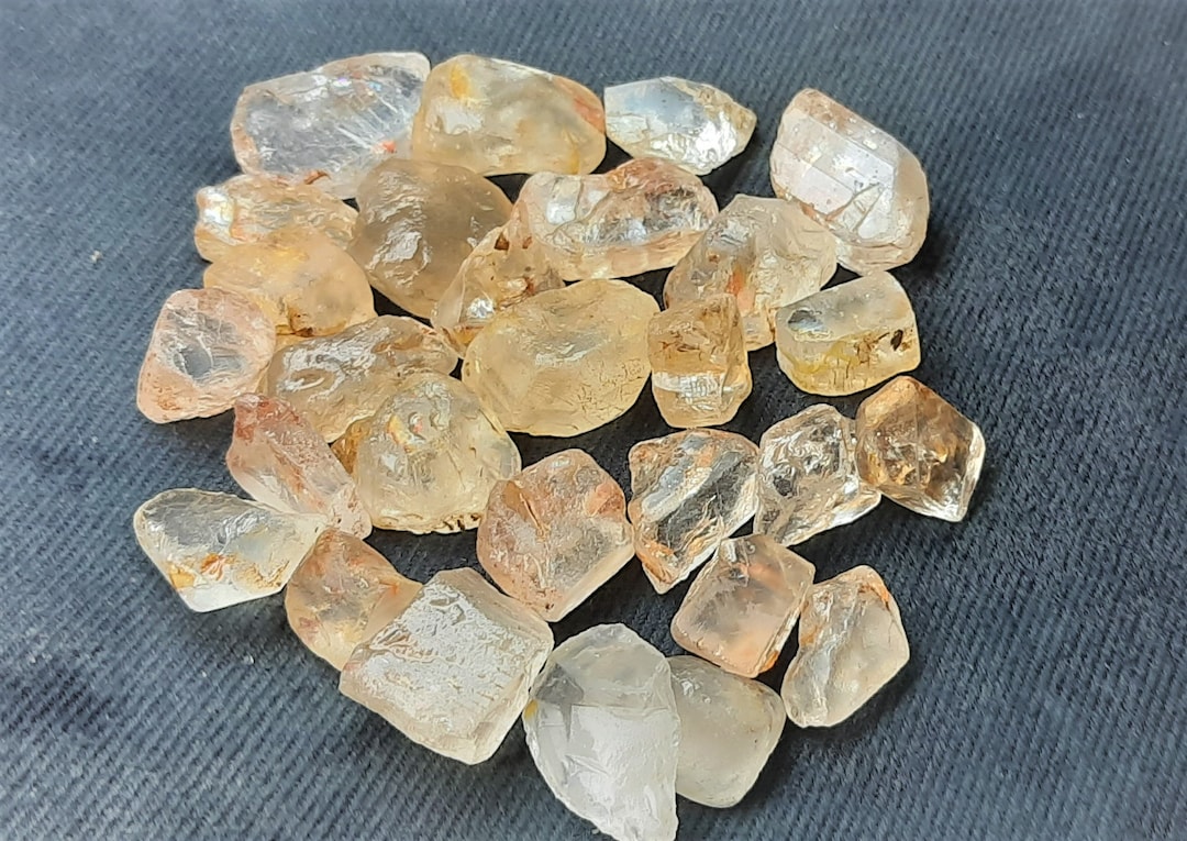 White Topaz Rough Gemstone,topaz Raw Material,ring,earing,pendent ...