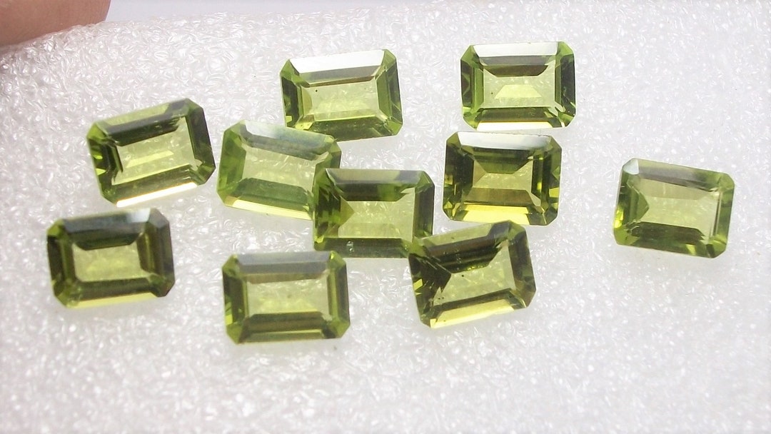 Natural Peridot Faceted Octagon Gemstone:peridot Ring,earing,pendent ...