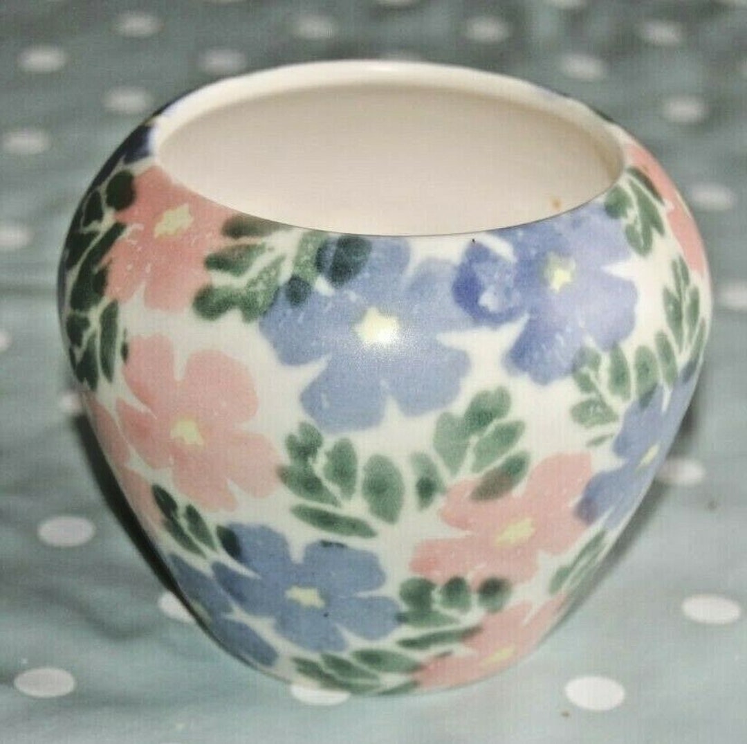 Ben Thomas Porcelain Studio Pottery Pink & Blue Floral Pattern Posy ...