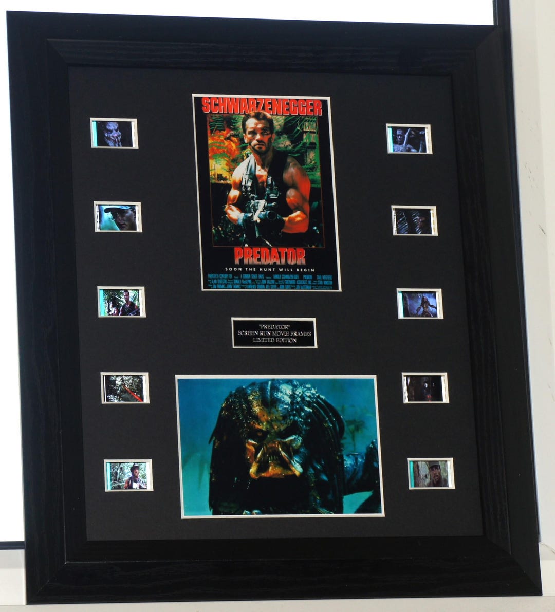 PREDATOR Arnold Schwarzenegger Film Cell Mount Rare Old Screen Run ...
