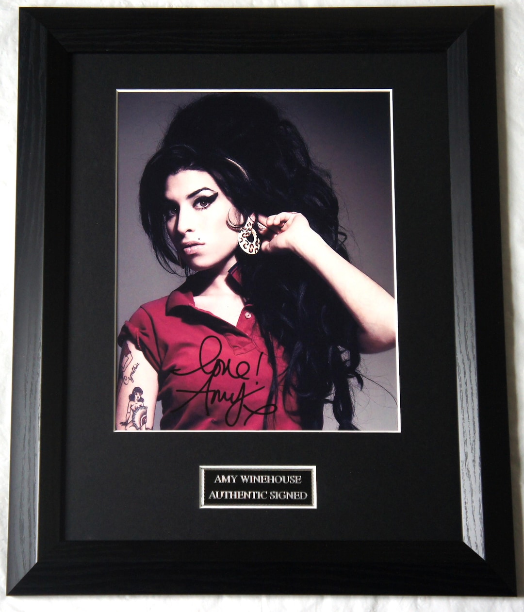 AMY WINEHOUSE Signed Signed Framed Authentic 10 X 8 Photo Framed ...