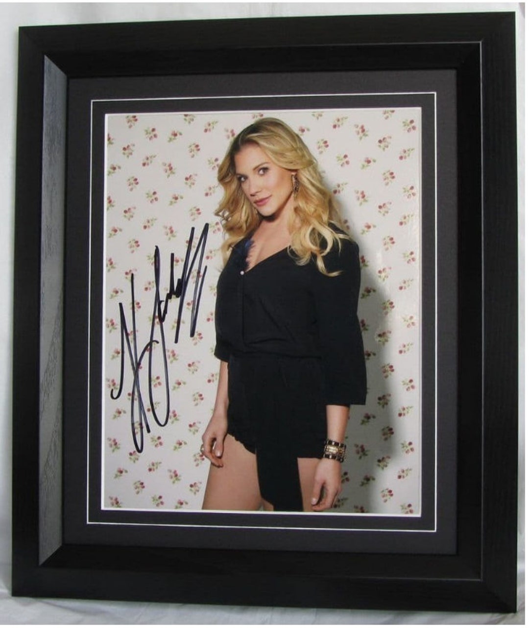 KATEE SACKHOFF Signed Longmire Actress. Registered Dealer Not a Copy or ...