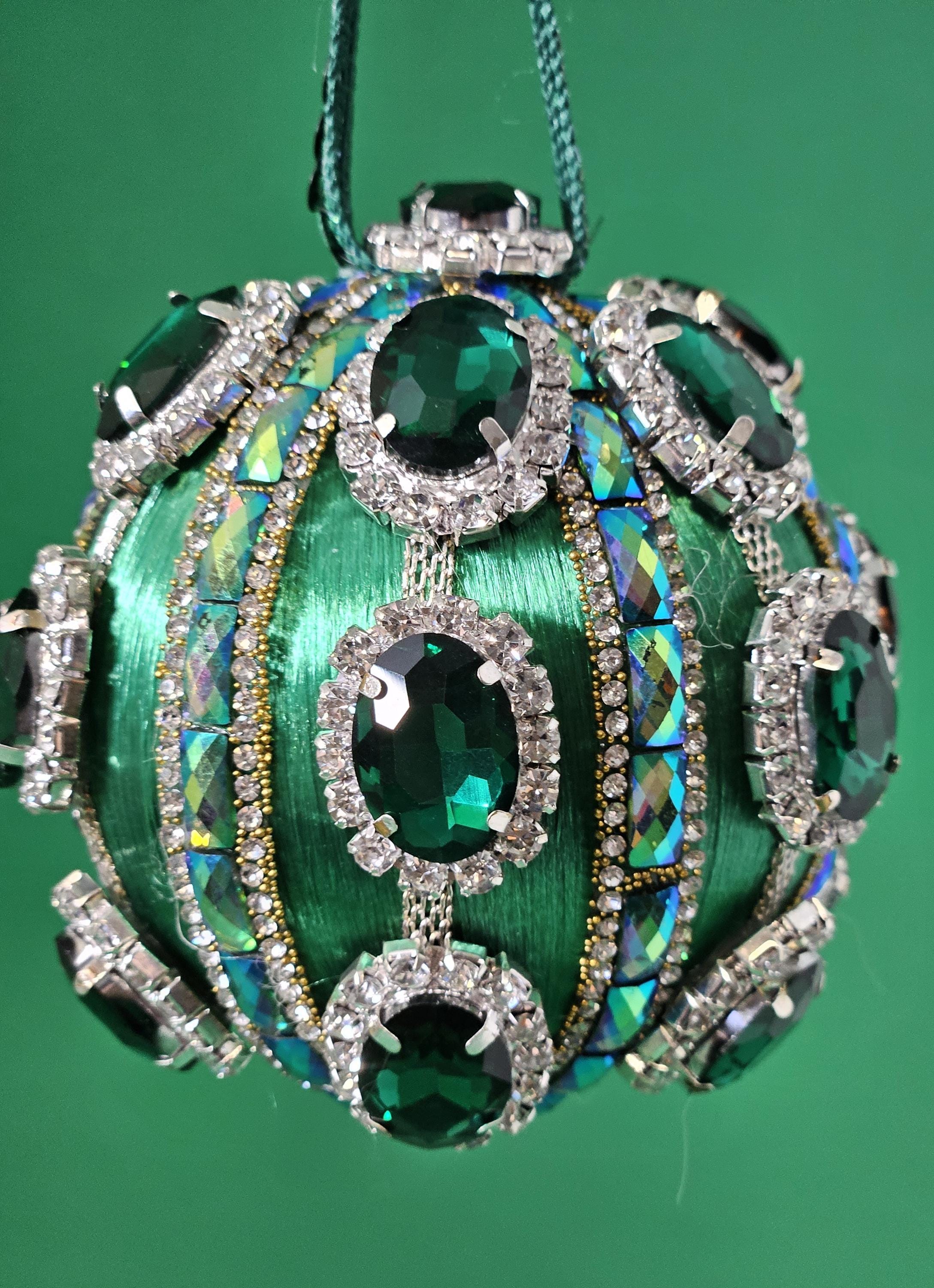 Large Emerald Green Jewels Make This an Eye-catching Christmas Ornament ...