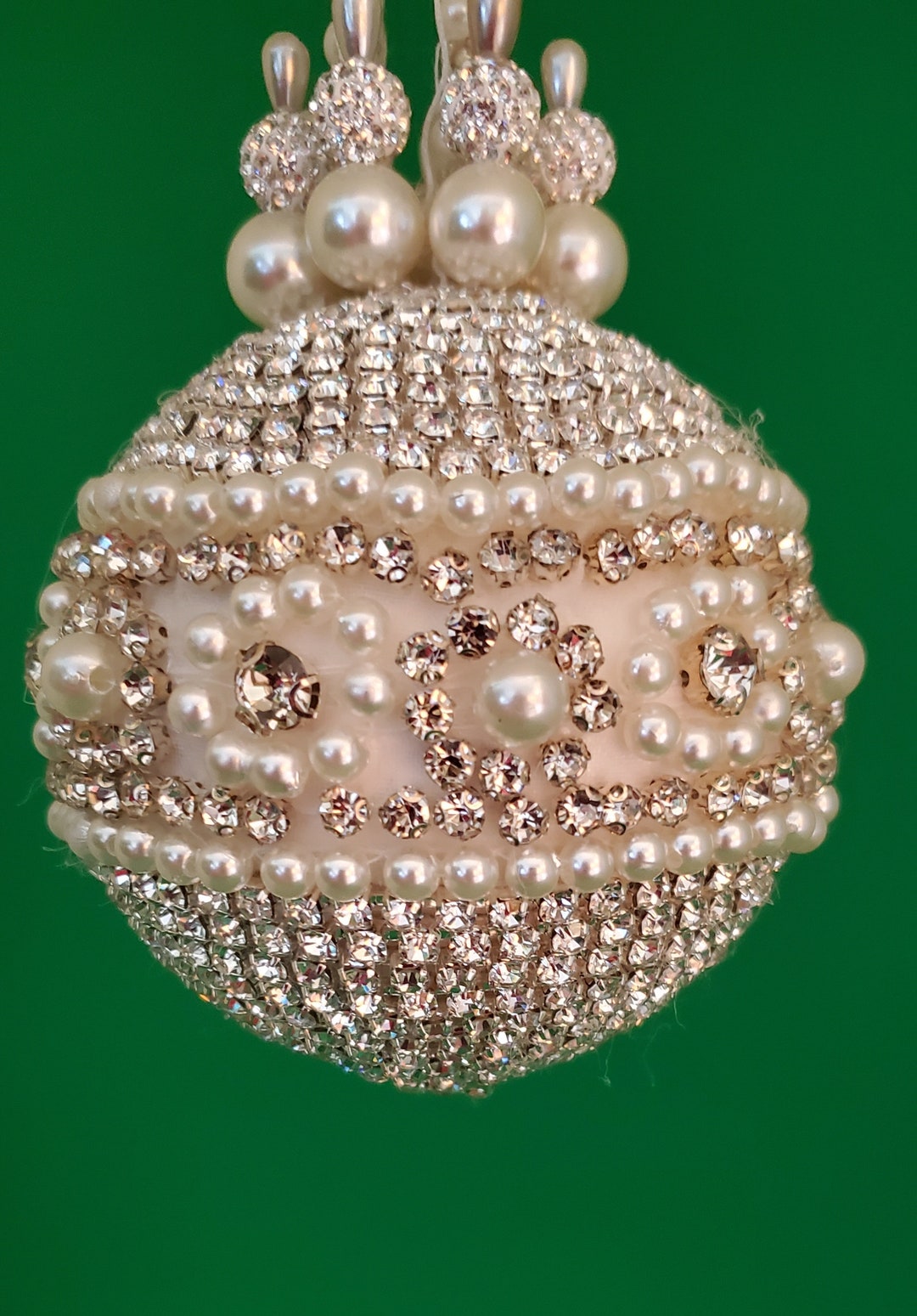Pearl and Rhinestone Circles Decorate the Middle of the Christmas or ...