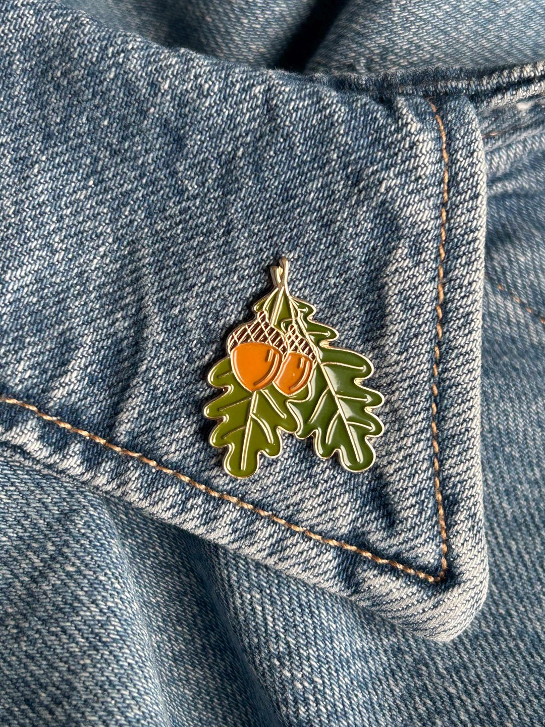 Oak Acorns Enamel Pin - Woodland Oak Brooch - Oak Tree Acorn Badge ...