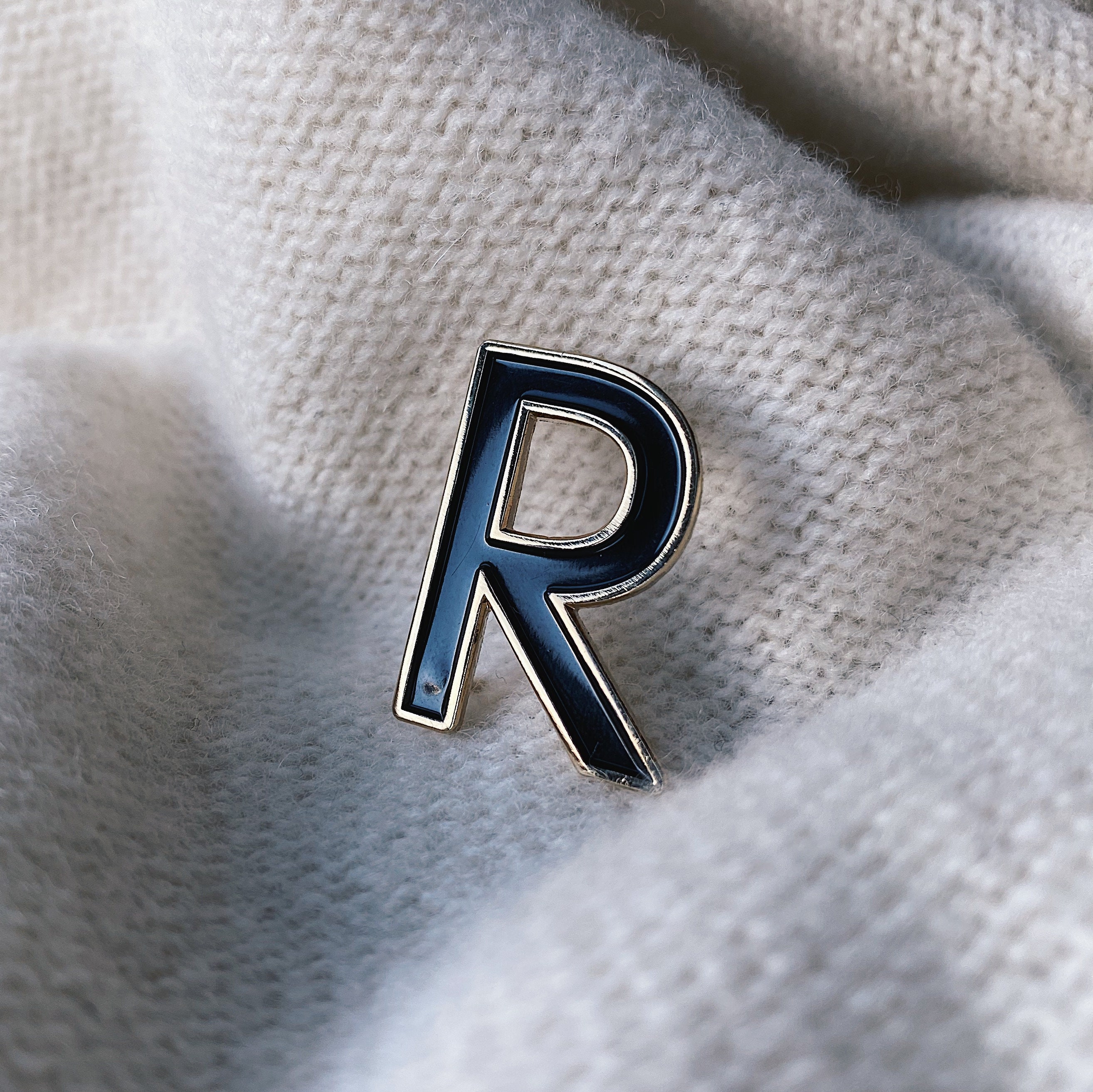 Letter R Enamel Pin Letter R Lapel Pin Initial Letter - Etsy